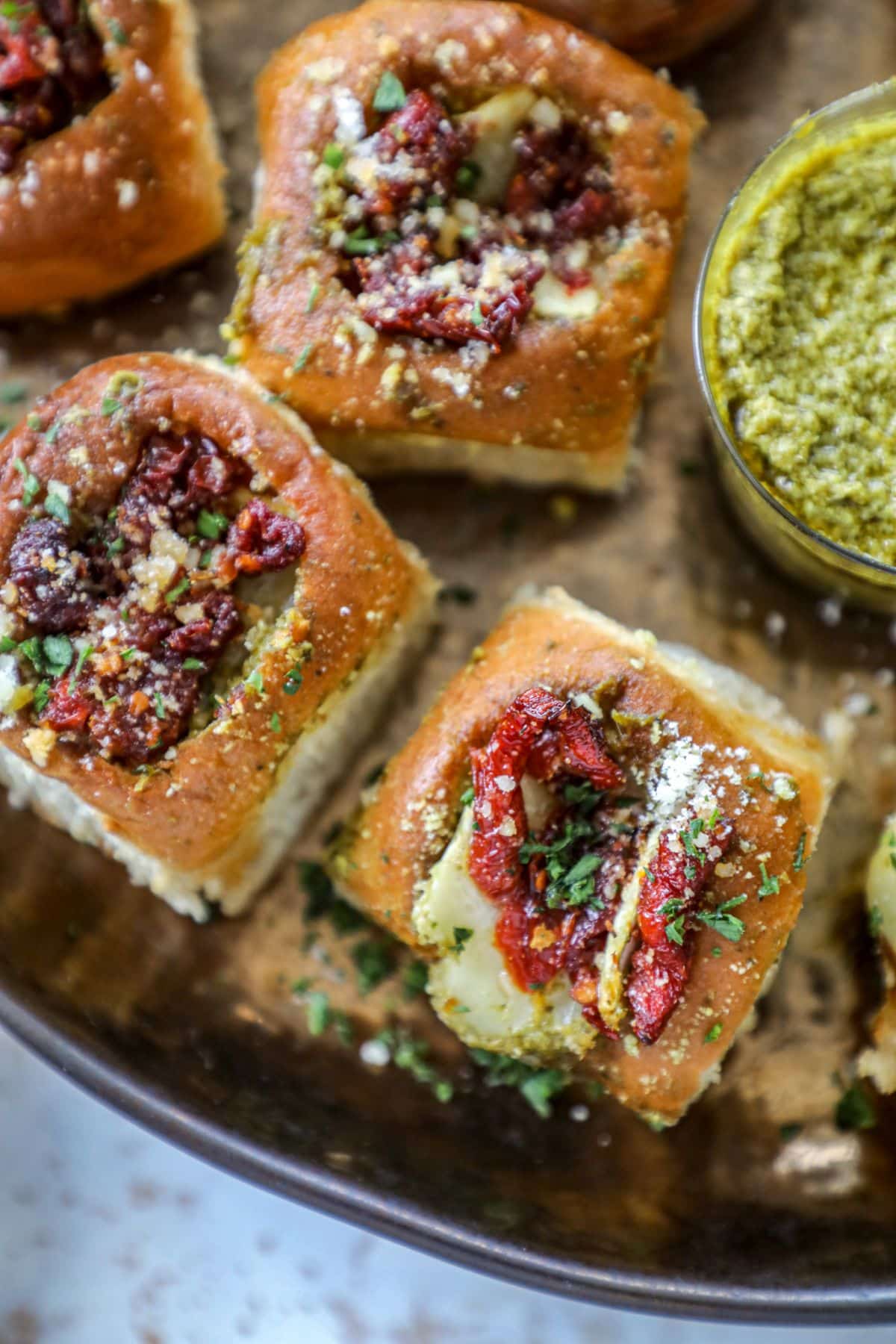 Brie Sliders Recipe - Bonappeteach