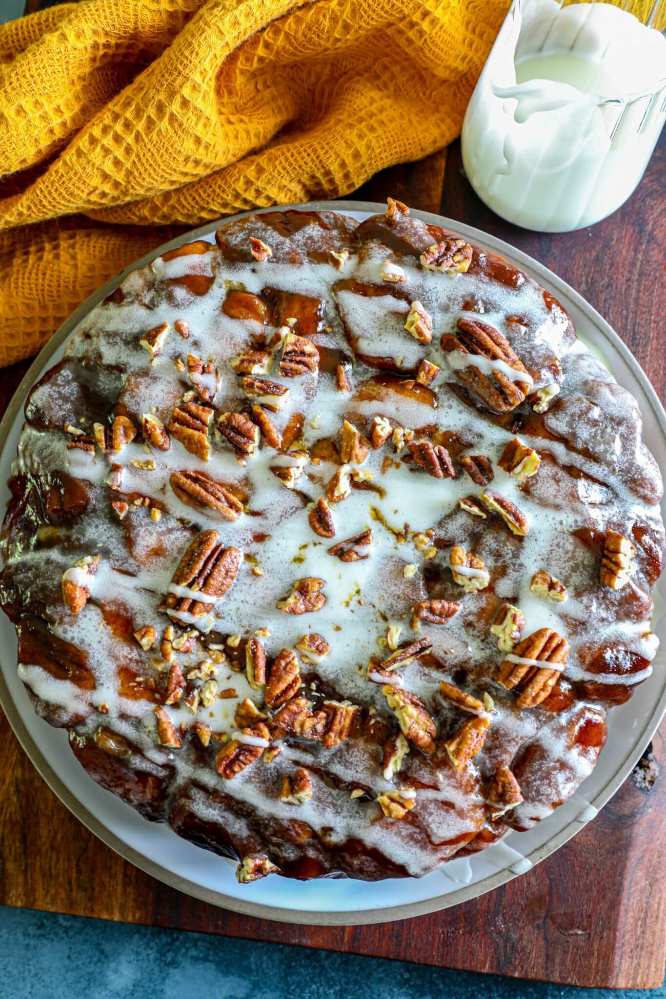 Pumpkin Spice Monkey Bread Recipe - Bonappeteach