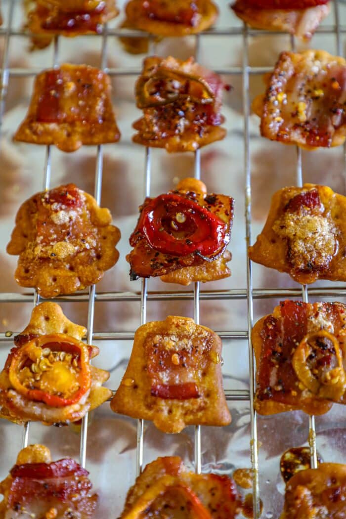 Candied Bacon Crackers Recipe - Bonappeteach