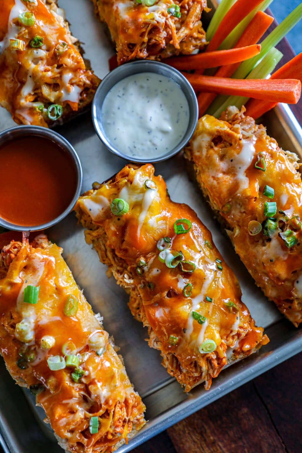 Buffalo Chicken French Bread Pizza - Bonappeteach